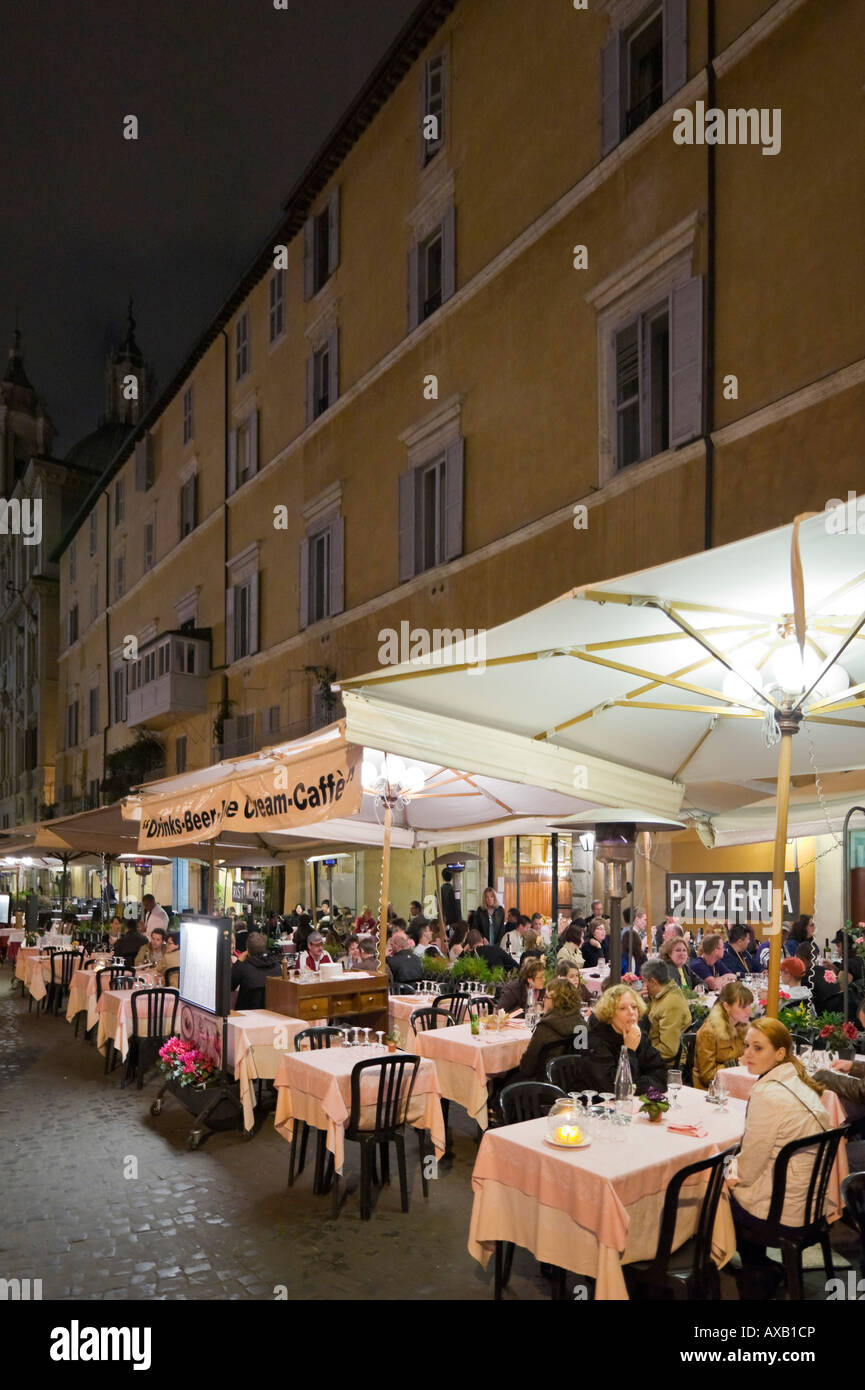 Piazza navona restaurant hi-res stock photography and images - Alamy