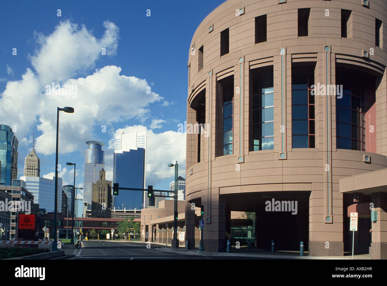 ENTRANCE TO MINNEAPOLIS, MINNESOTA CONVENTION CENTER AND SKYLINE VIEW ...