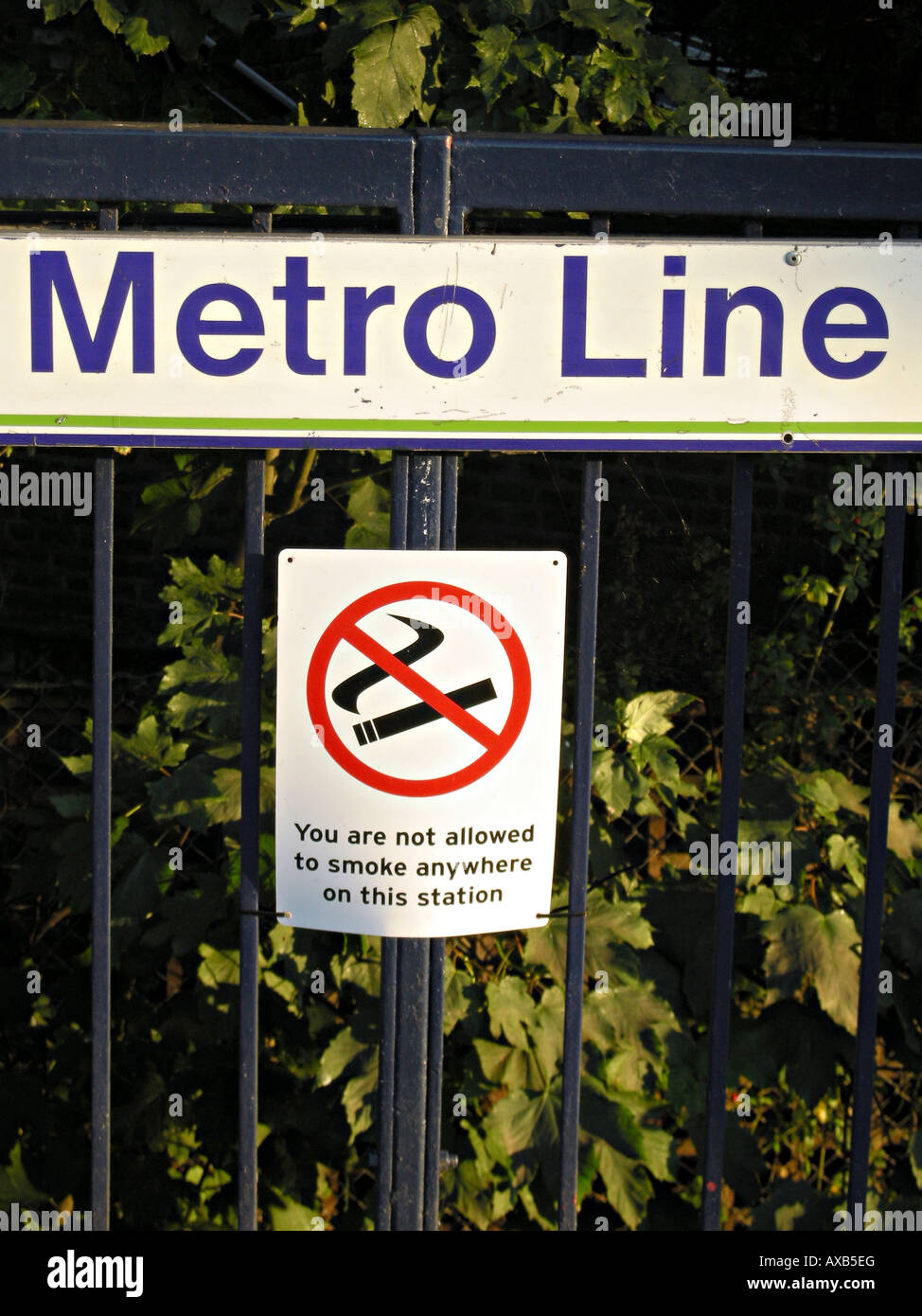 UK.No smoking signs in London Overground rail service Stock Photo - Alamy