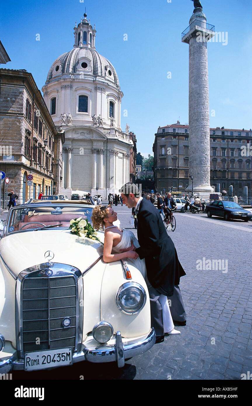 Young love italy 1950s hi-res stock photography and images - Alamy