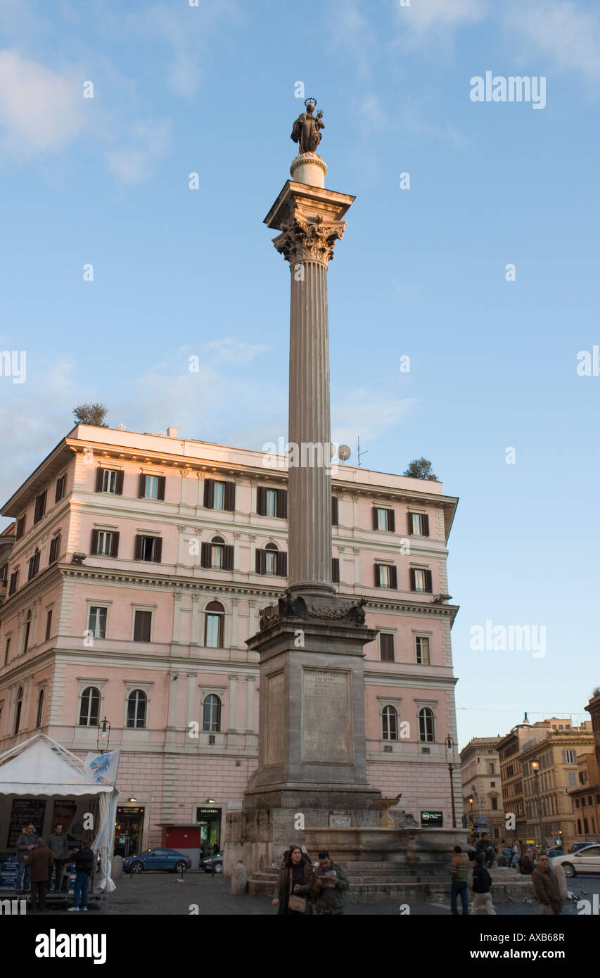 Colonna della pace in piazza di Santa Maria Maggiore, Rome Stock Photo ...