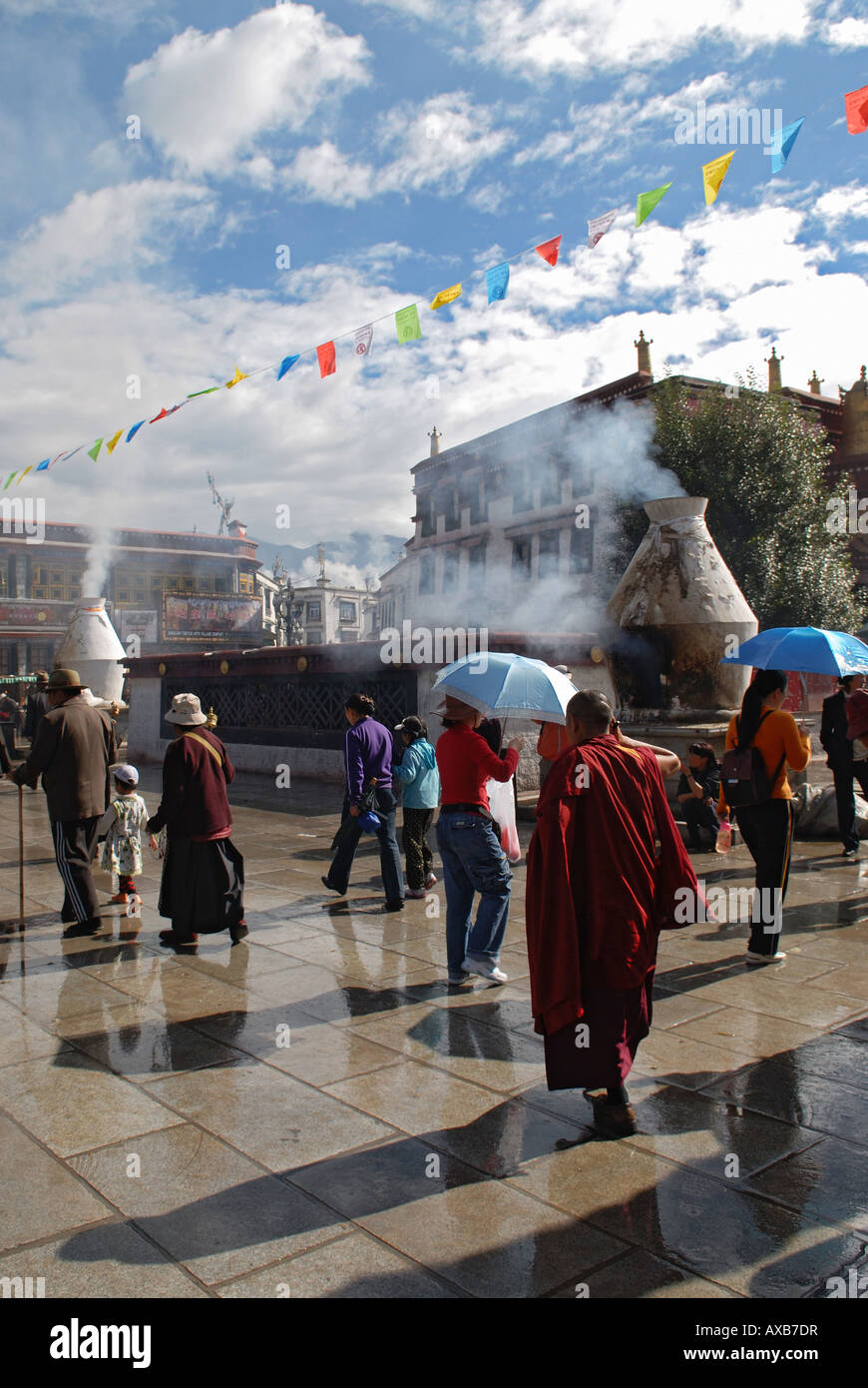Pilgrim at the Jokhang Temple in Lhasa, Tibet Stock Photo - Alamy