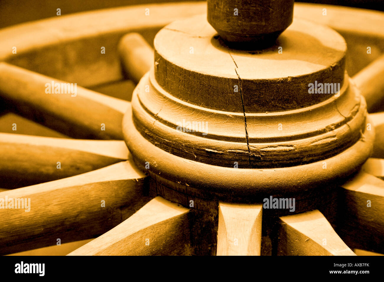 Old wooden wheel Stock Photo - Alamy