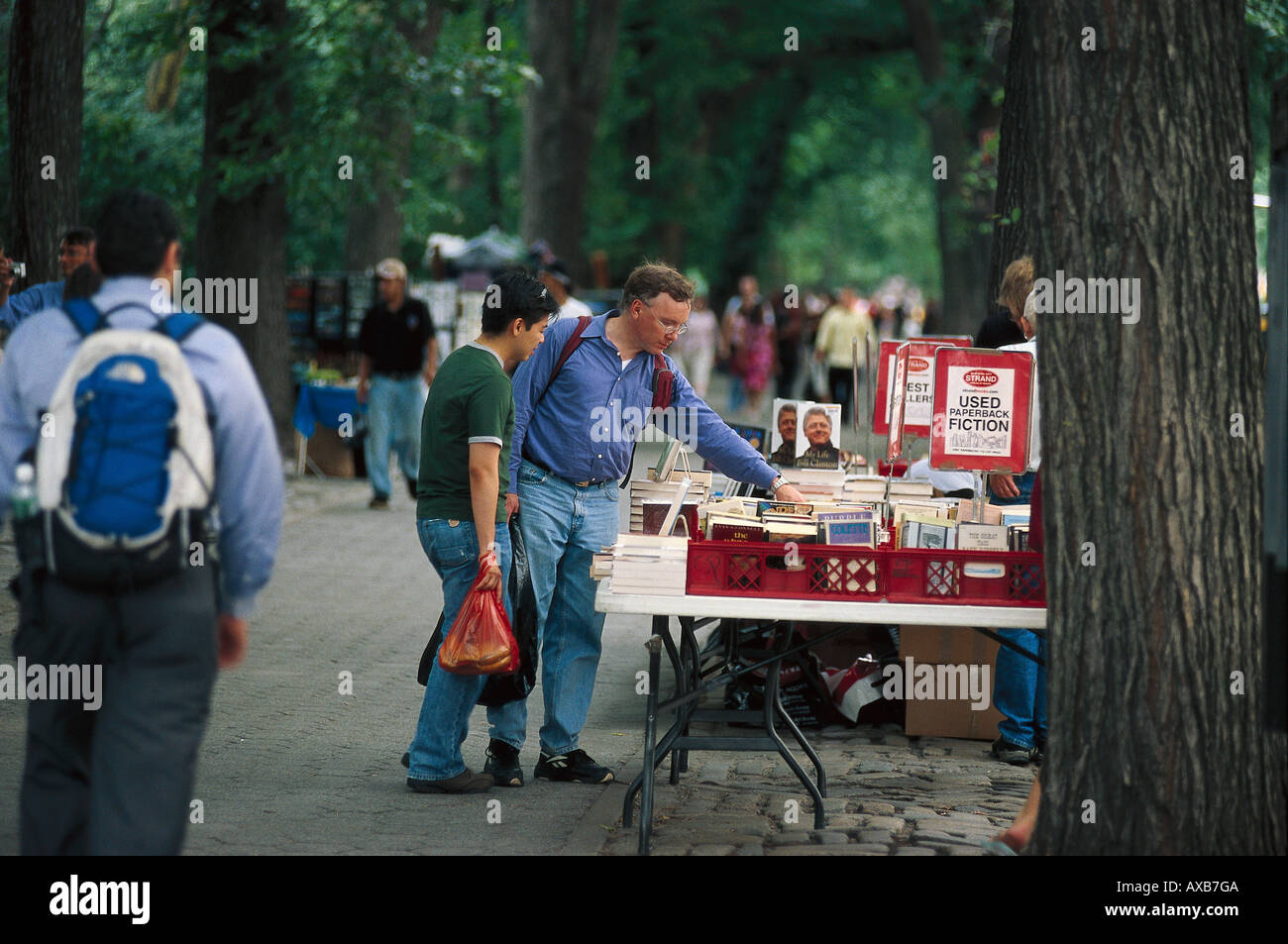 Book Stalls, Central Park, Manhattan, New York USA Stock Photo - Alamy