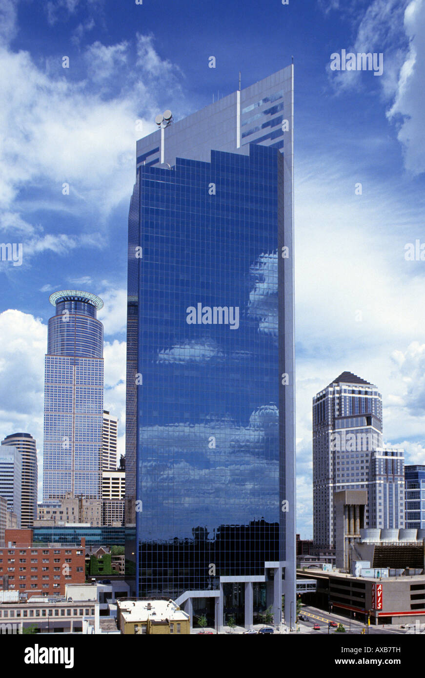 Accenture buildings hi-res stock photography and images - Alamy