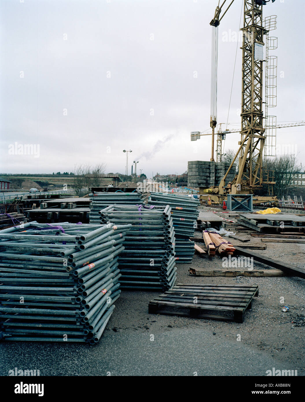 Construction site scaffolding crane hi-res stock photography and images ...