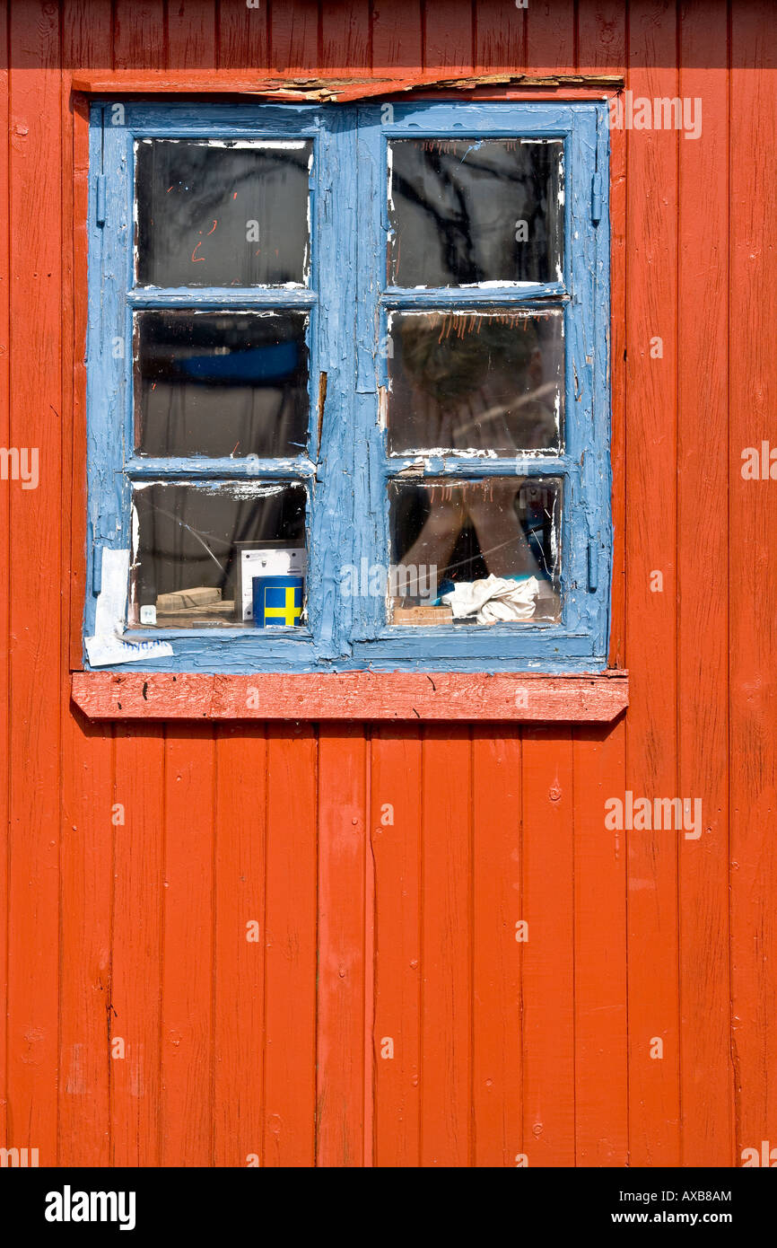 Rotten wooden window hi-res stock photography and images - Alamy