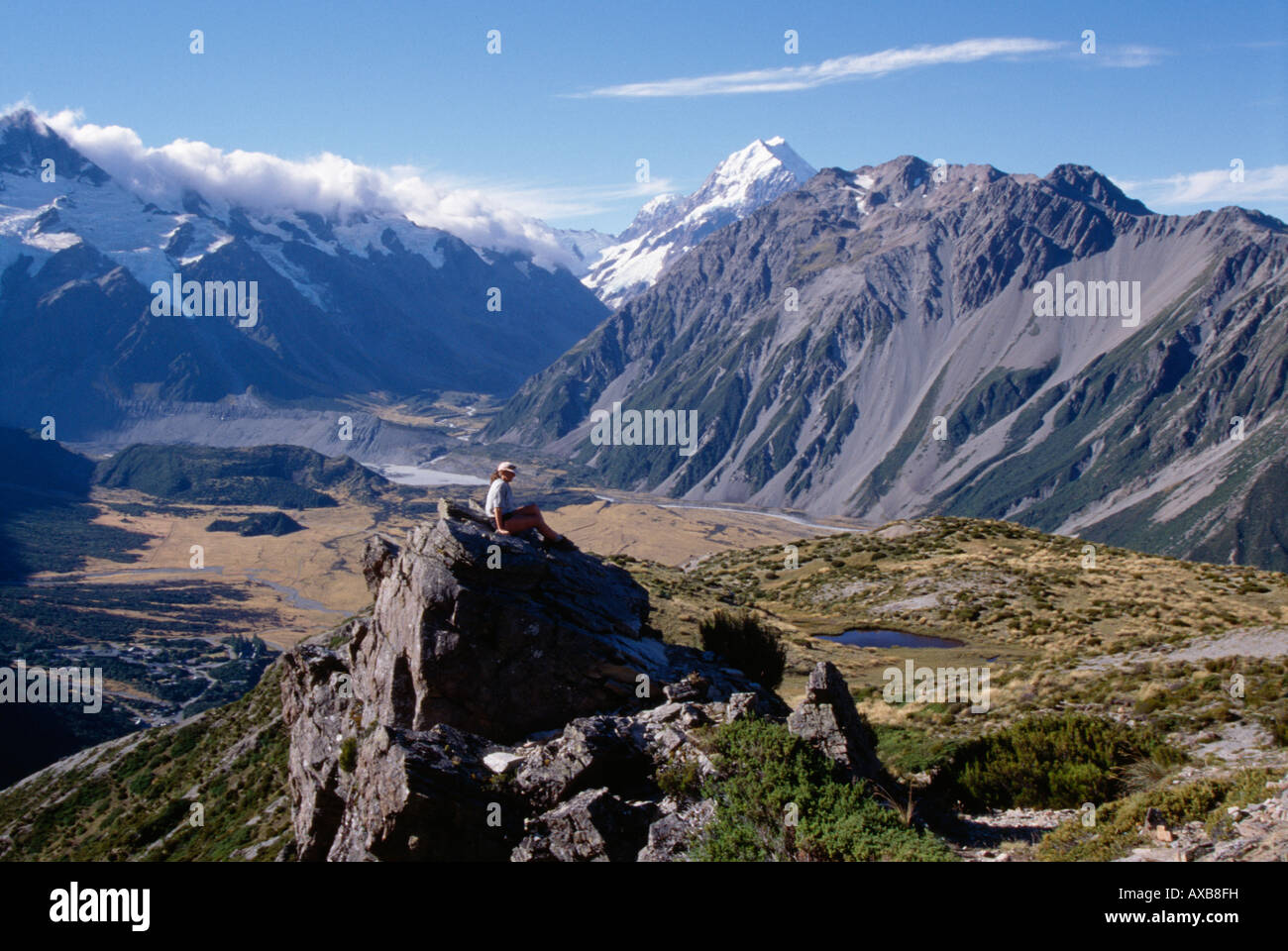 Mount cook new zealand climber hi-res stock photography and images - Alamy