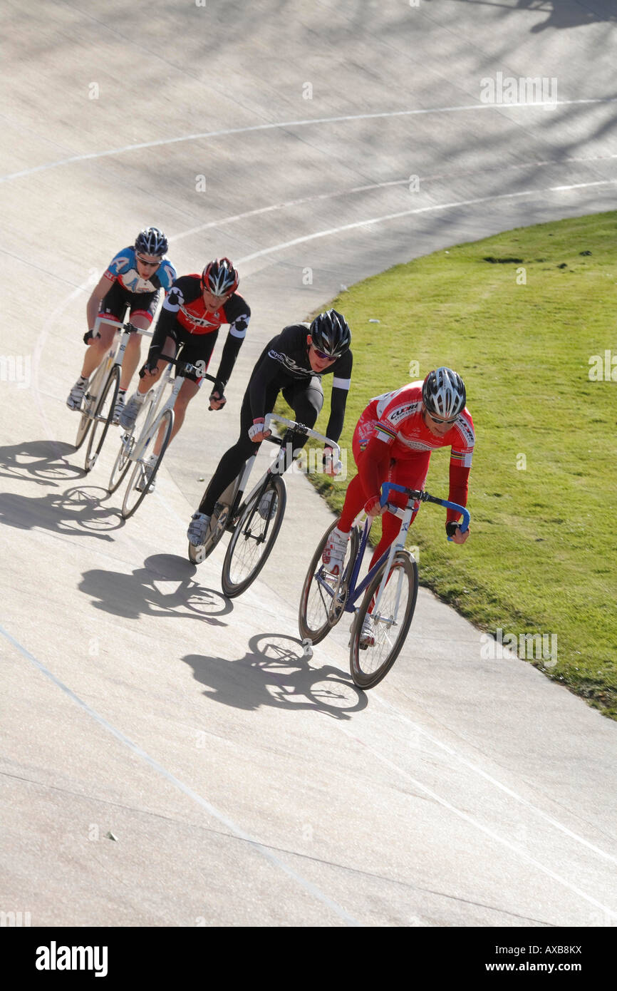 Cyclists at Herne Hill Velodrome, South London Stock Photo - Alamy