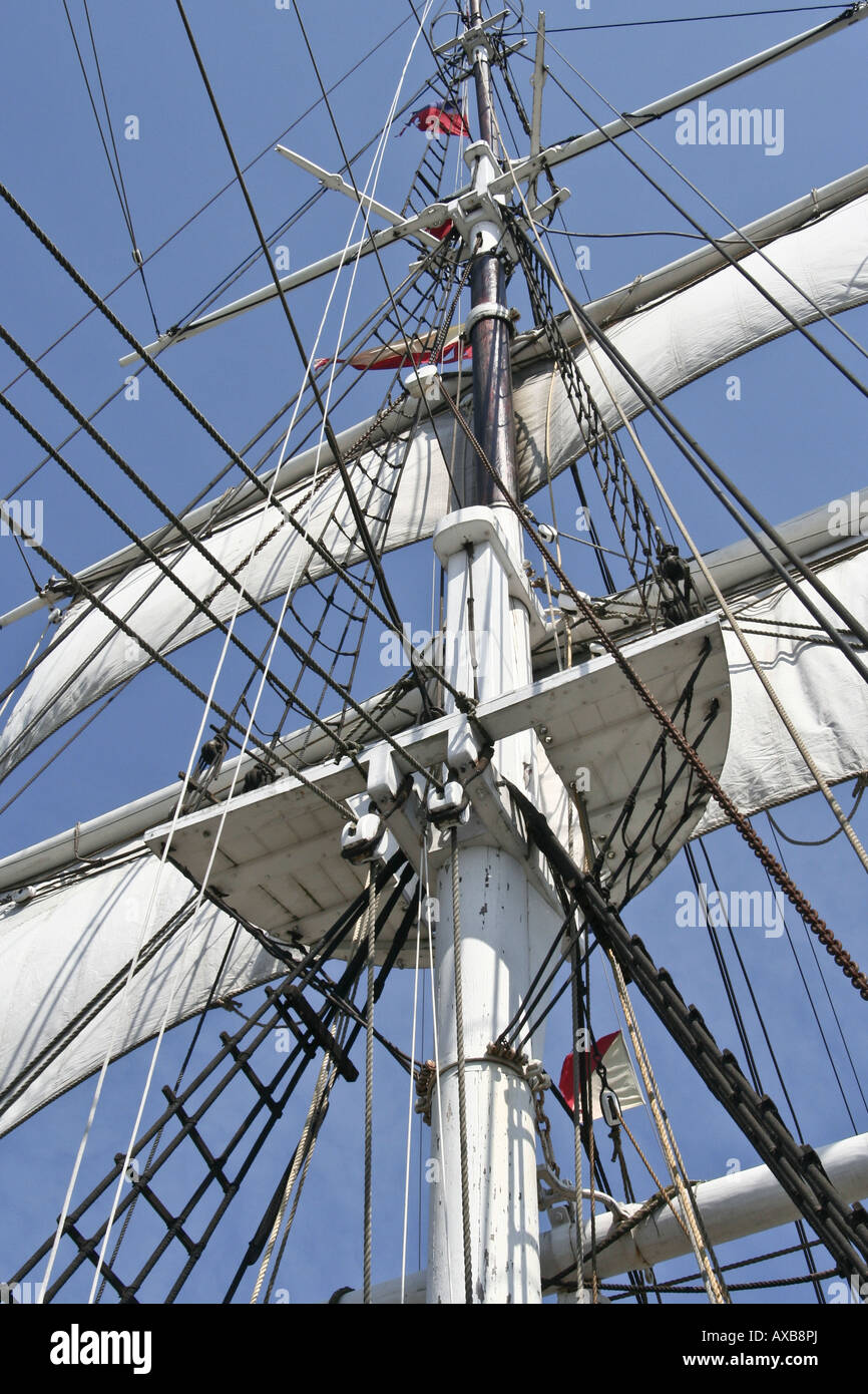 Main mast of whaleship Mystic Seaport Connecticut Stock Photo - Alamy