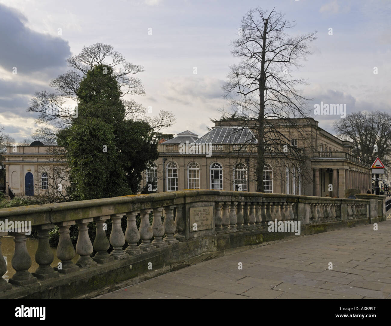 Victoria Bridge and Royal Pump Rooms and Baths,Leamington Spa Stock ...