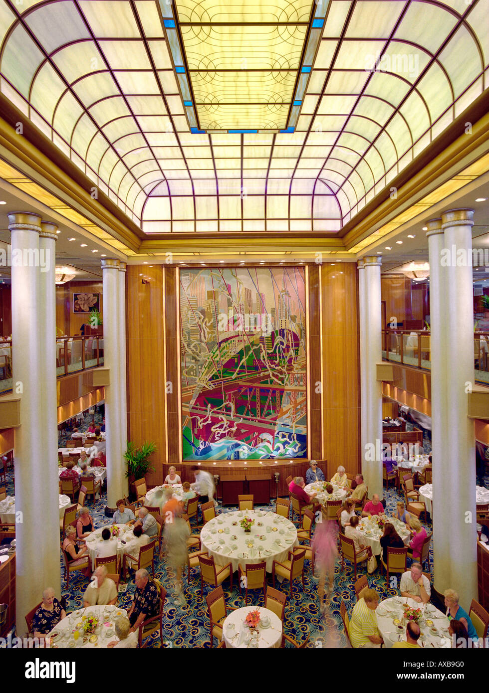 Britannia Restaurant, Queen Mary 2 Stock Photo - Alamy