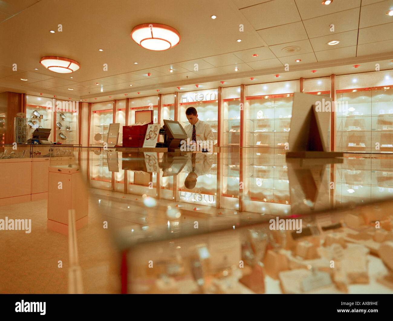 Cruise ship queen mary stern hi-res stock photography and images - Alamy