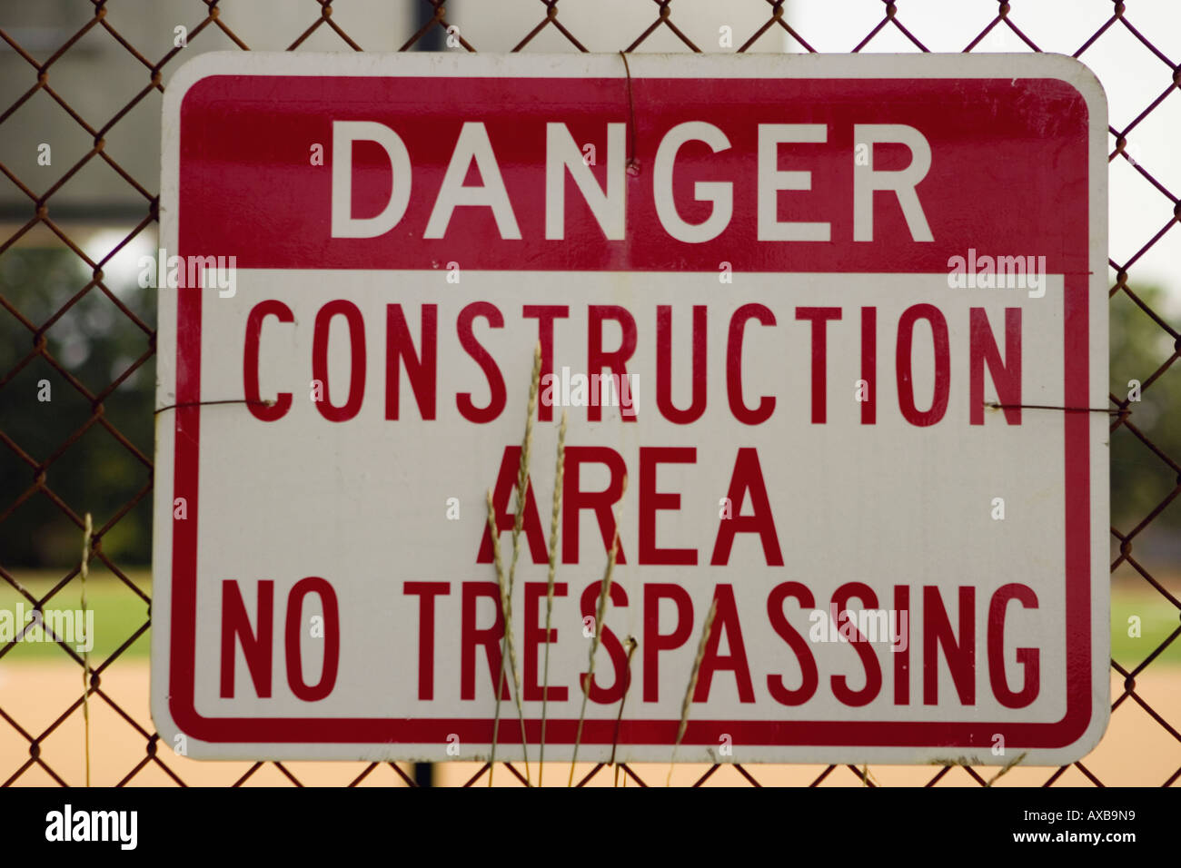 No tresspassing sign hi-res stock photography and images - Alamy