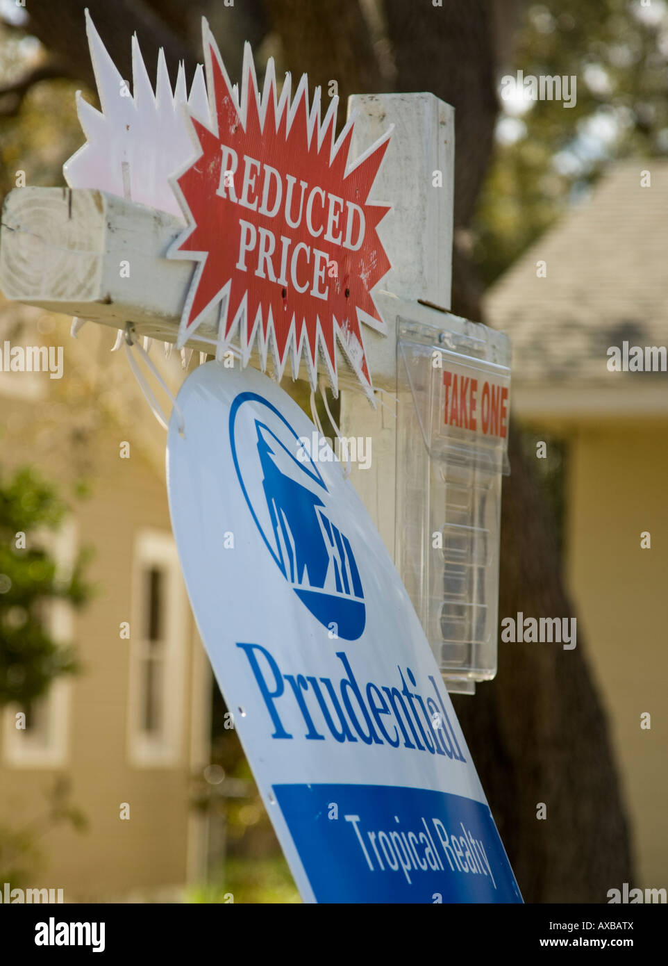 Sign clutter hi-res stock photography and images - Alamy