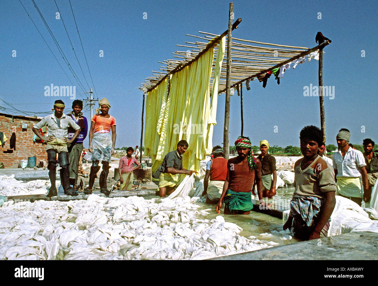 Hand dying cloth hi-res stock photography and images - Alamy