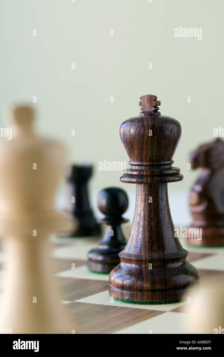 Traditional wooded chess game pieces on board Stock Photo - Alamy