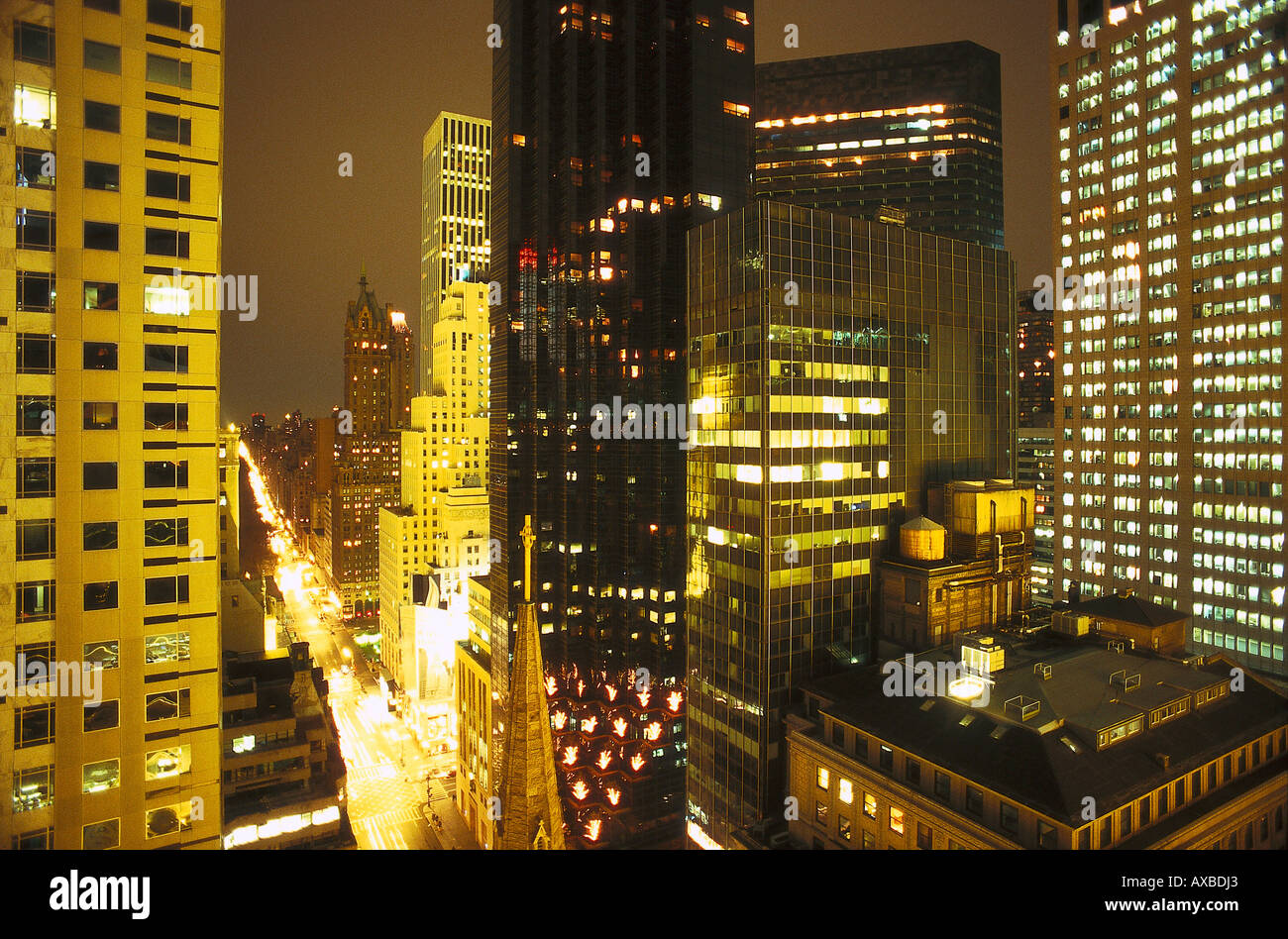 Nyc avenue hi-res stock photography and images - Alamy