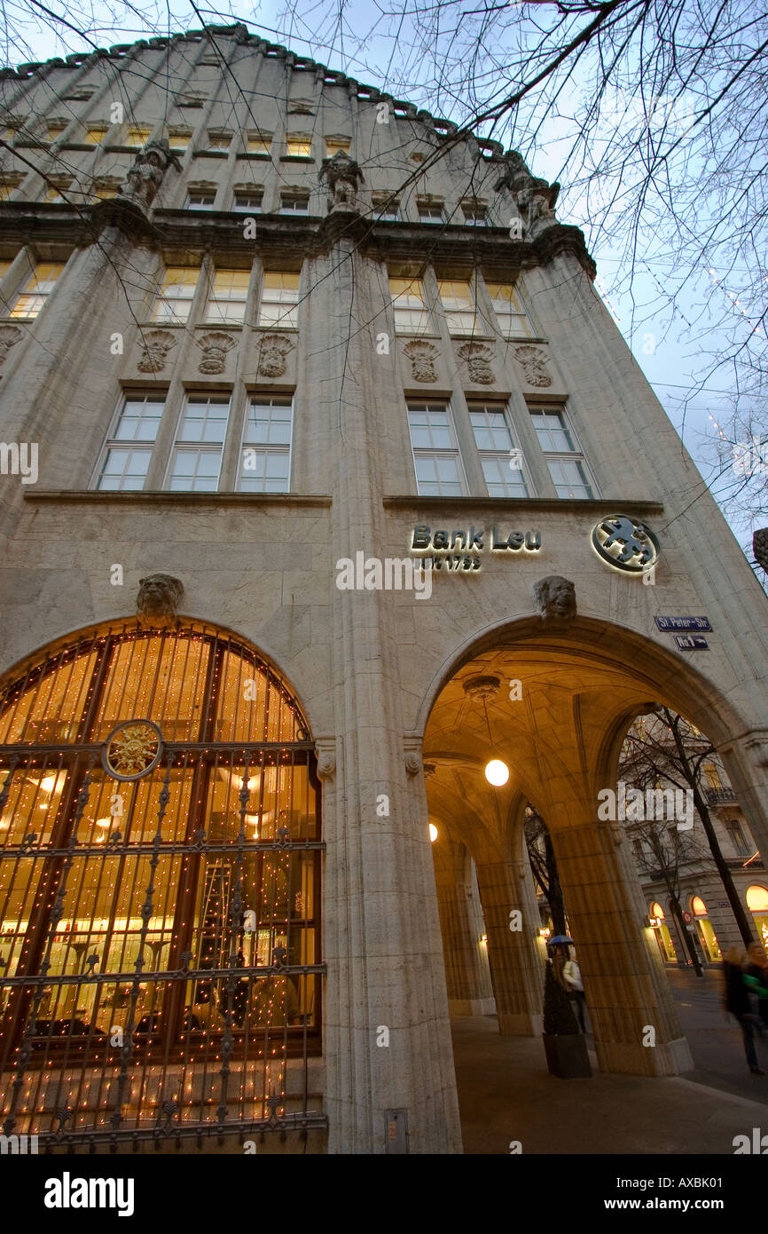 Geldinstitut hi-res stock photography and images - Alamy