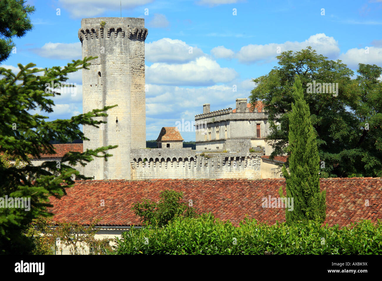chateau and rooftops at Bourdeilles, Dordogne, France Stock Photo - Alamy