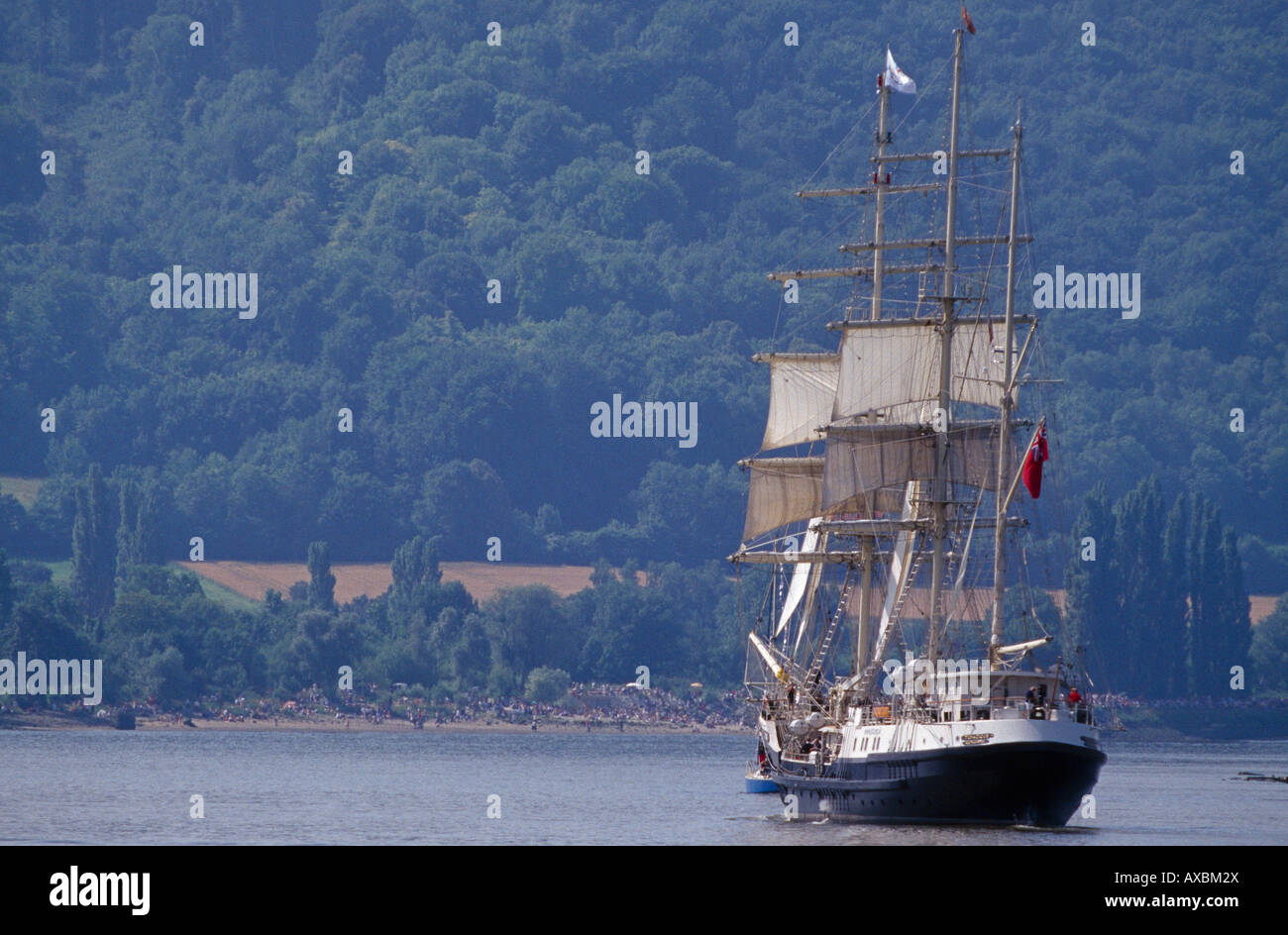 tallship Tenacious on the river Seine. Tournament of tall ship at Rouen ...