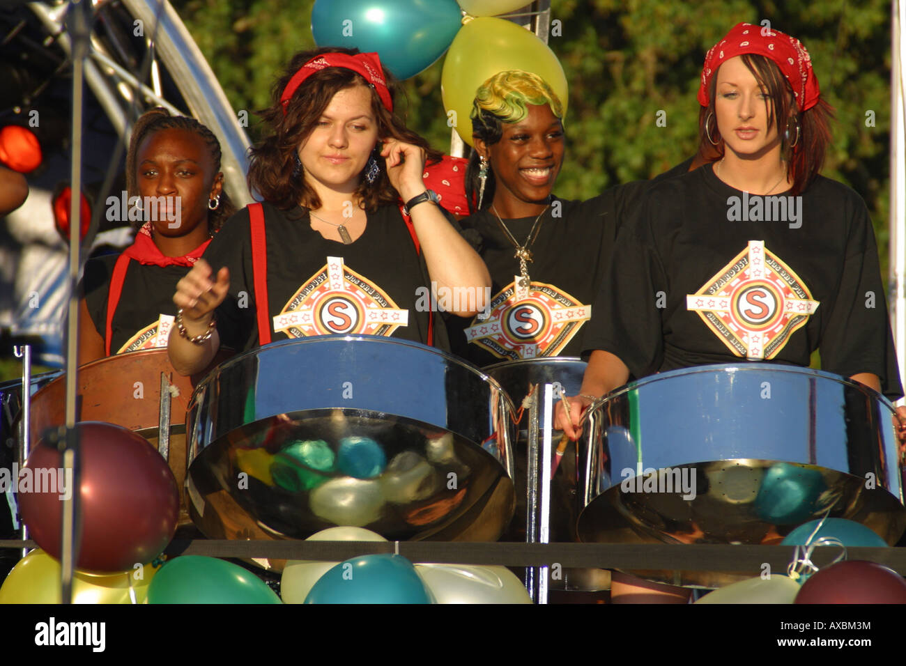 calypso steel band float drummers drumming music notting hill carnival ...