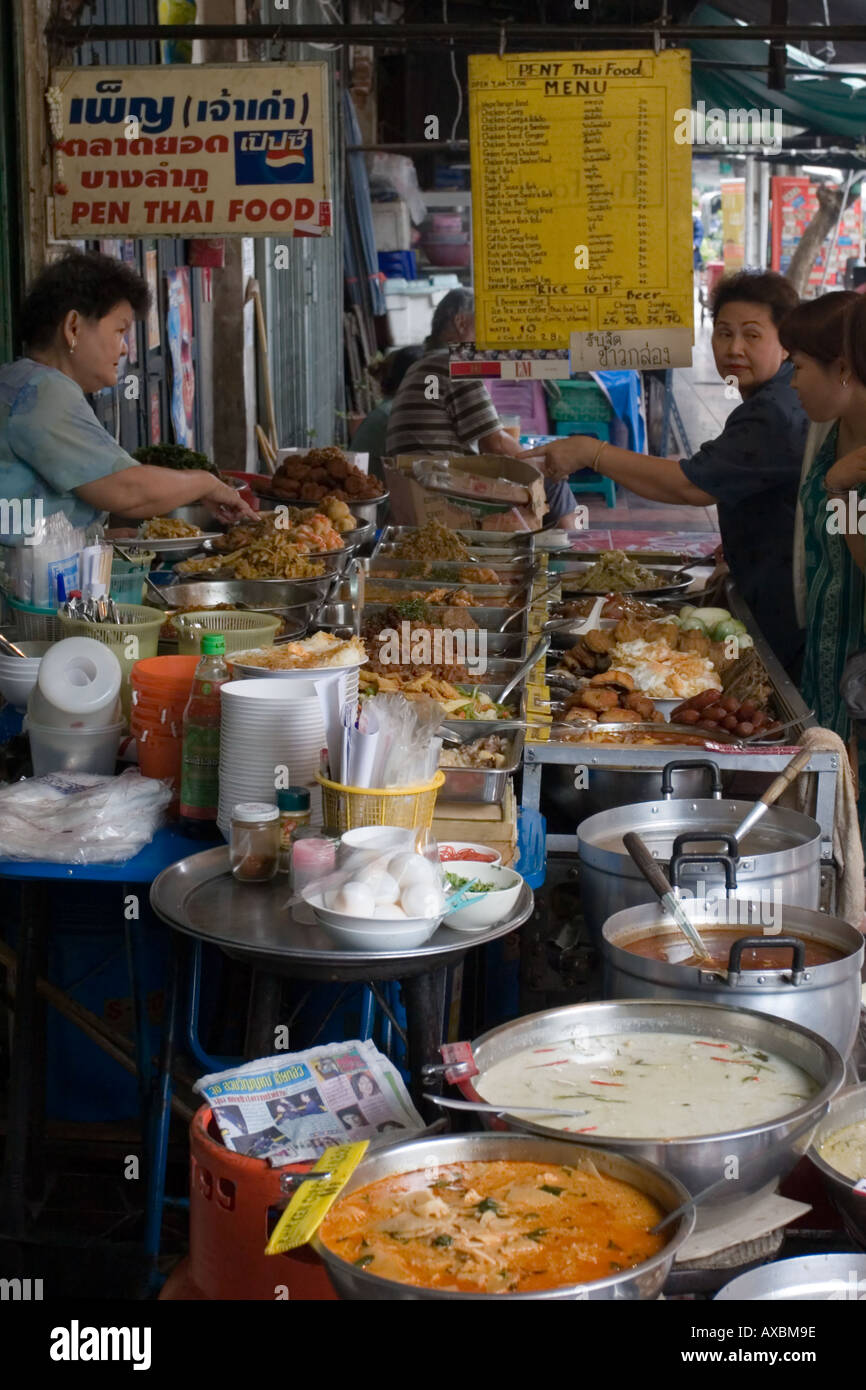 Thai food stall Stock Photo - Alamy