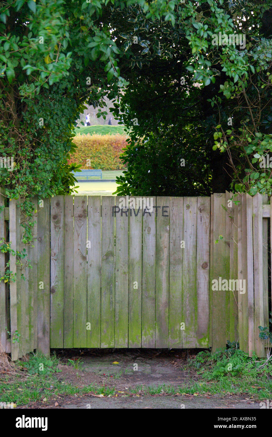 Gate in a hedge Stock Photo - Alamy