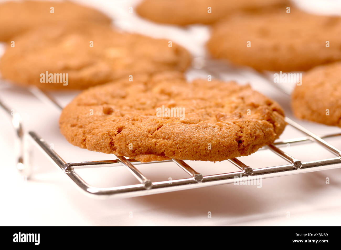 Cooling rack hi-res stock photography and images - Alamy