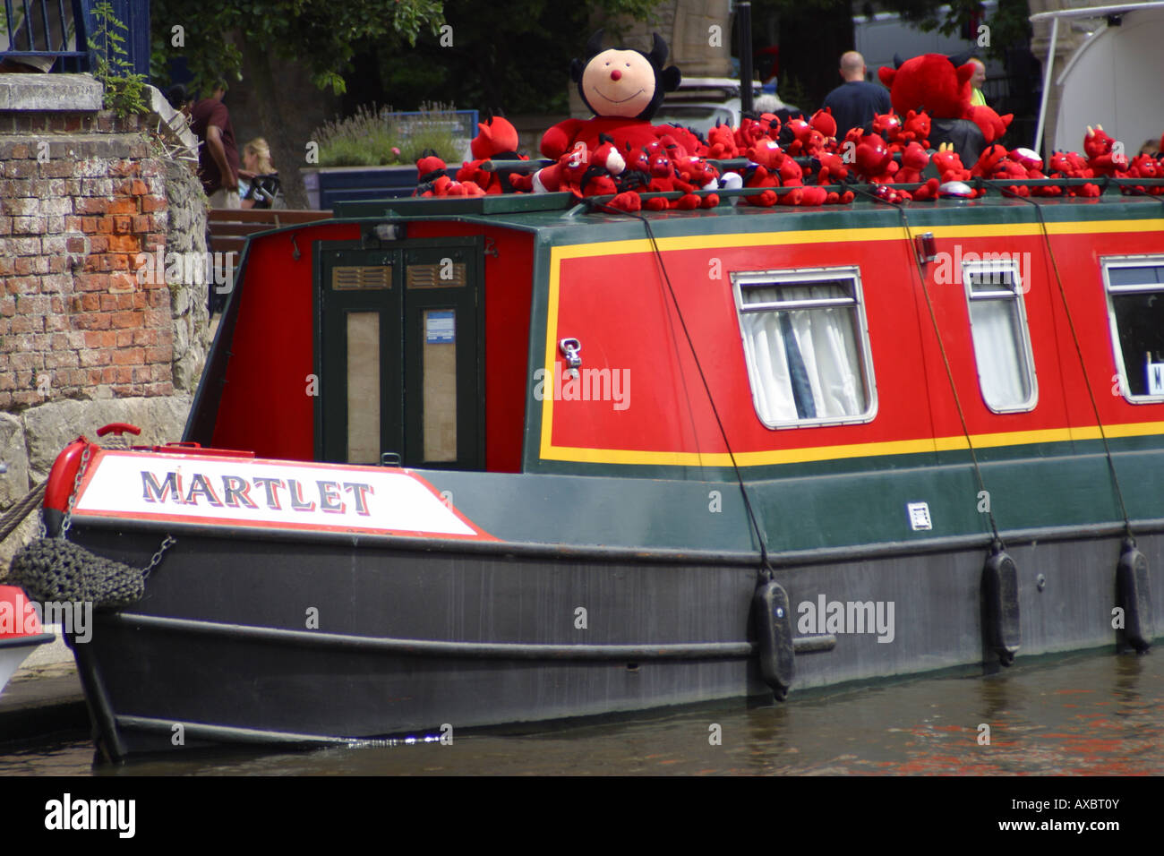 leisure narrow boat boating floating house cabin maidstone kent england ...