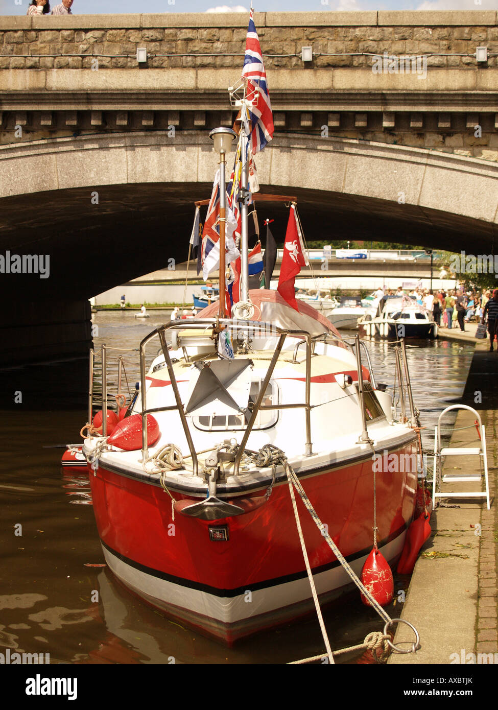 moored mooring berth leisure pleasure craft bridge river medway ...