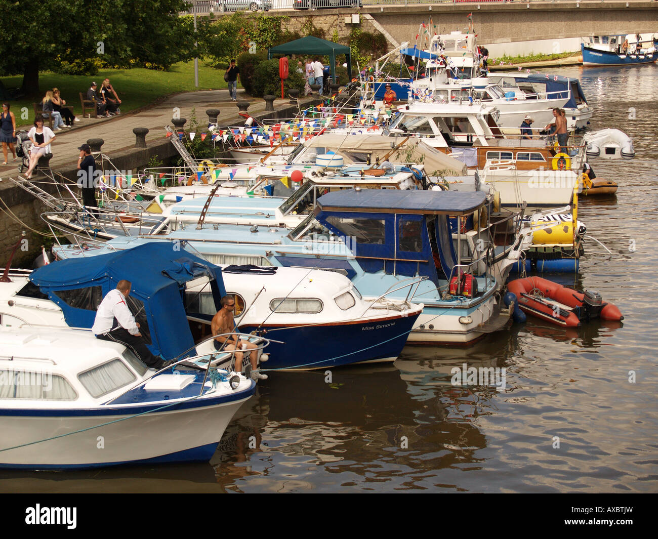 Mooring berths hi-res stock photography and images - Alamy