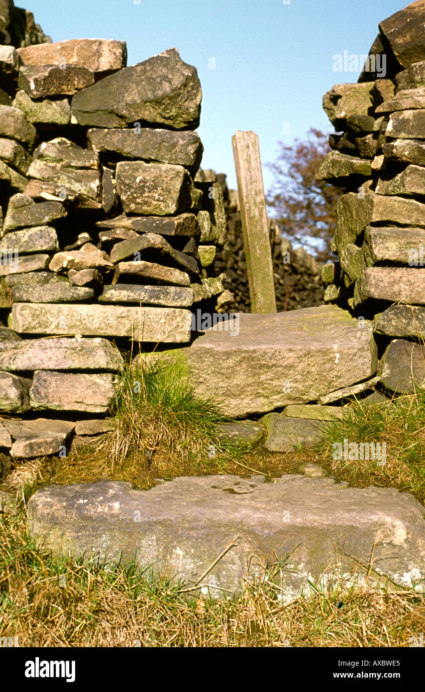 Rural gap stile hi-res stock photography and images - Alamy