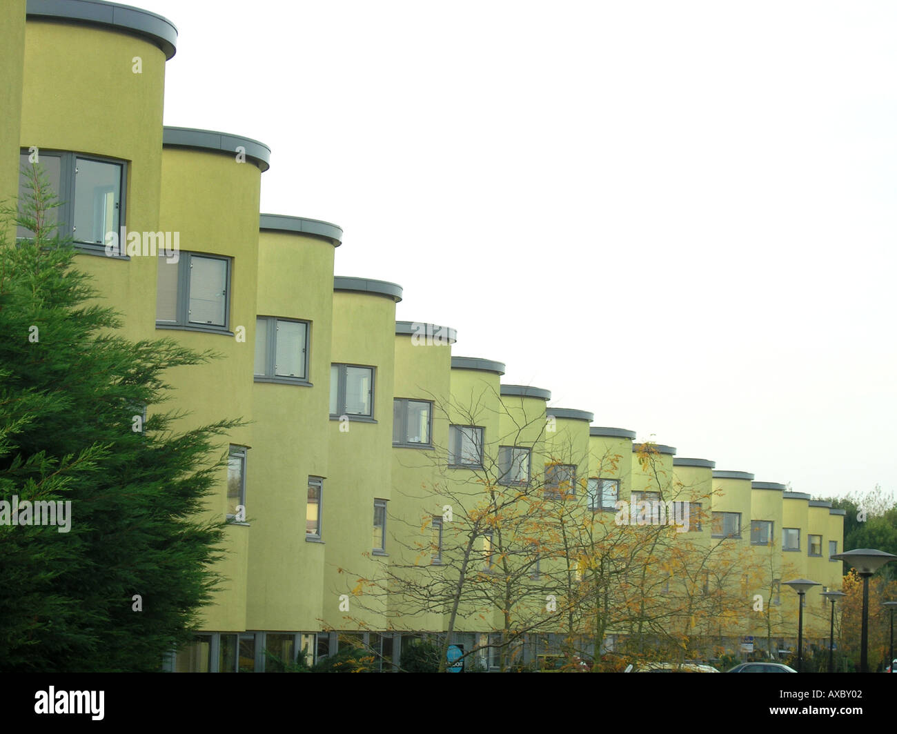 Row of identical properties hi-res stock photography and images - Alamy