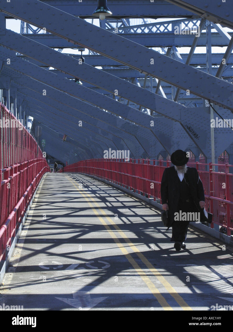 Jewish man in traditional clothes hi-res stock photography and images ...