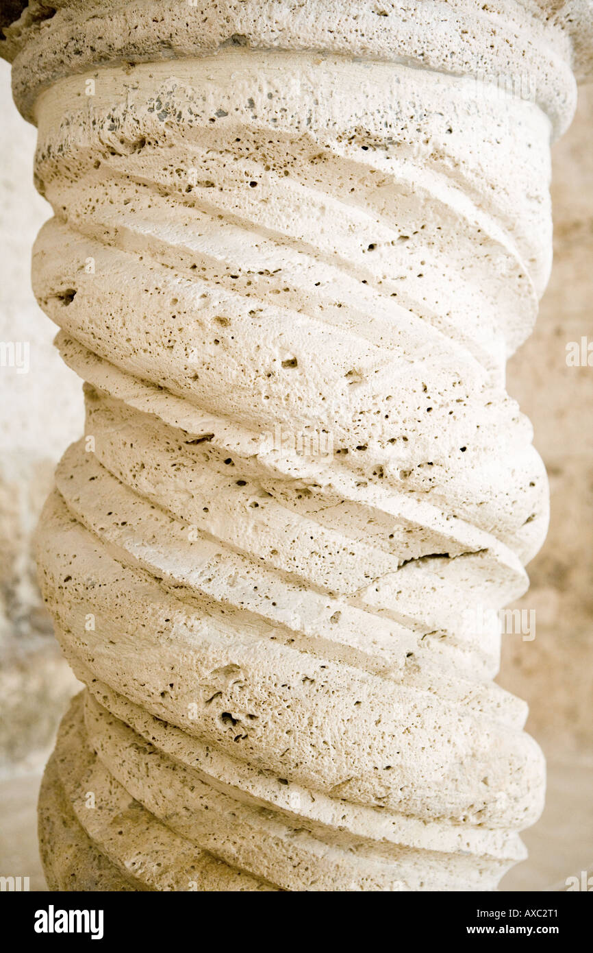 Twisted column hi-res stock photography and images - Alamy