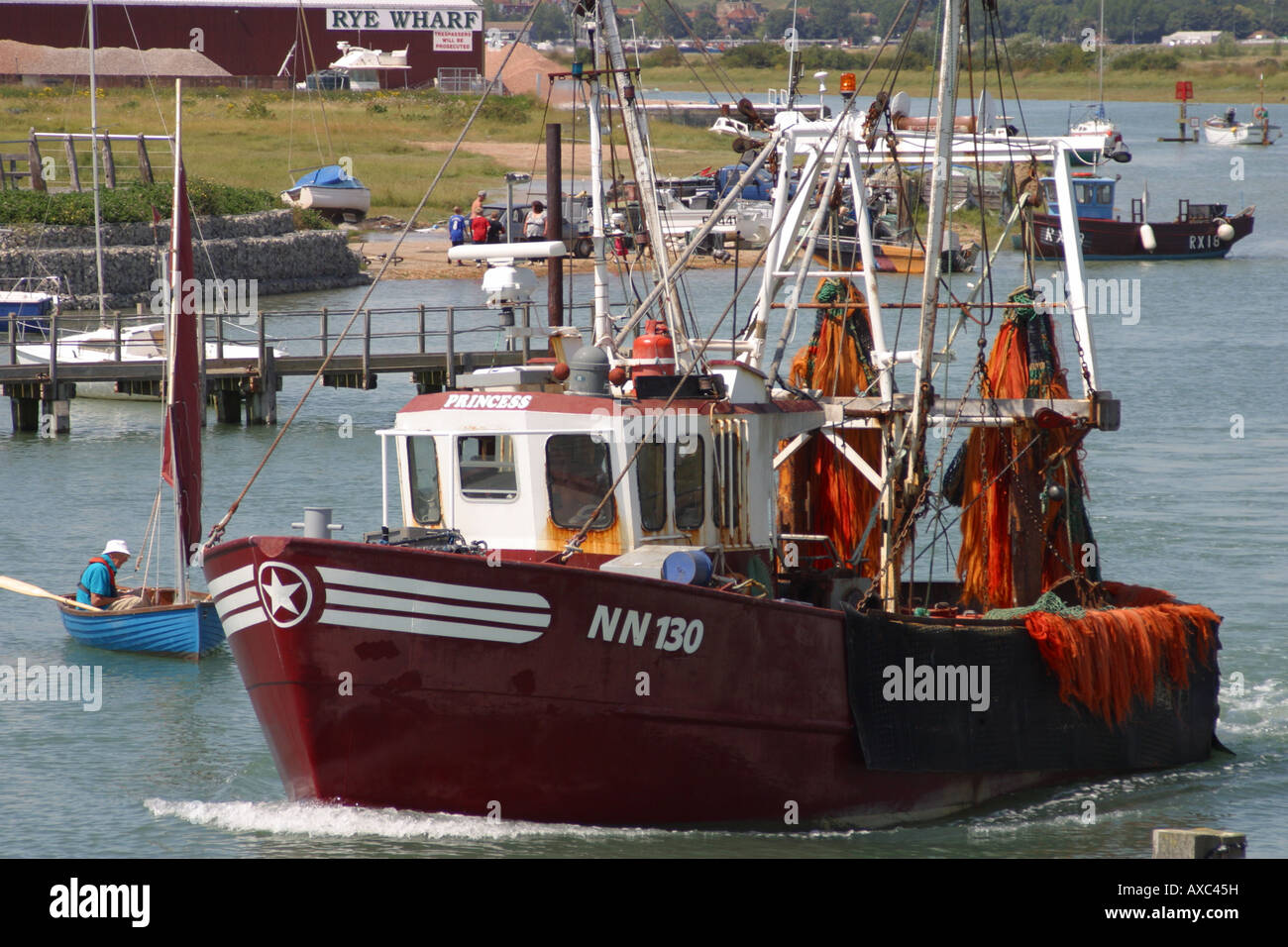 red short fishing boat scallop cod high tide river rother rye east ...