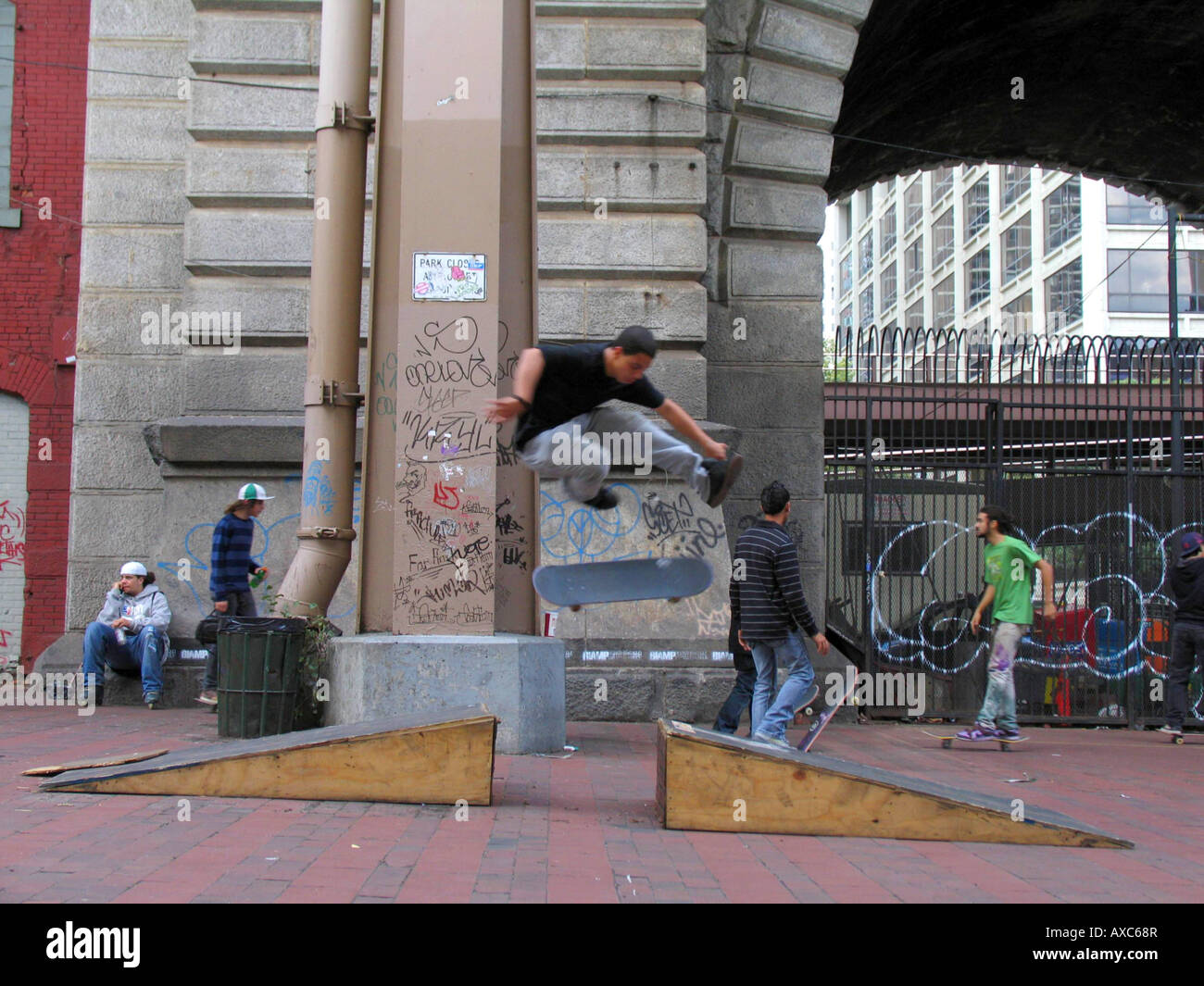 Jumping ramps hi-res stock photography and images - Alamy