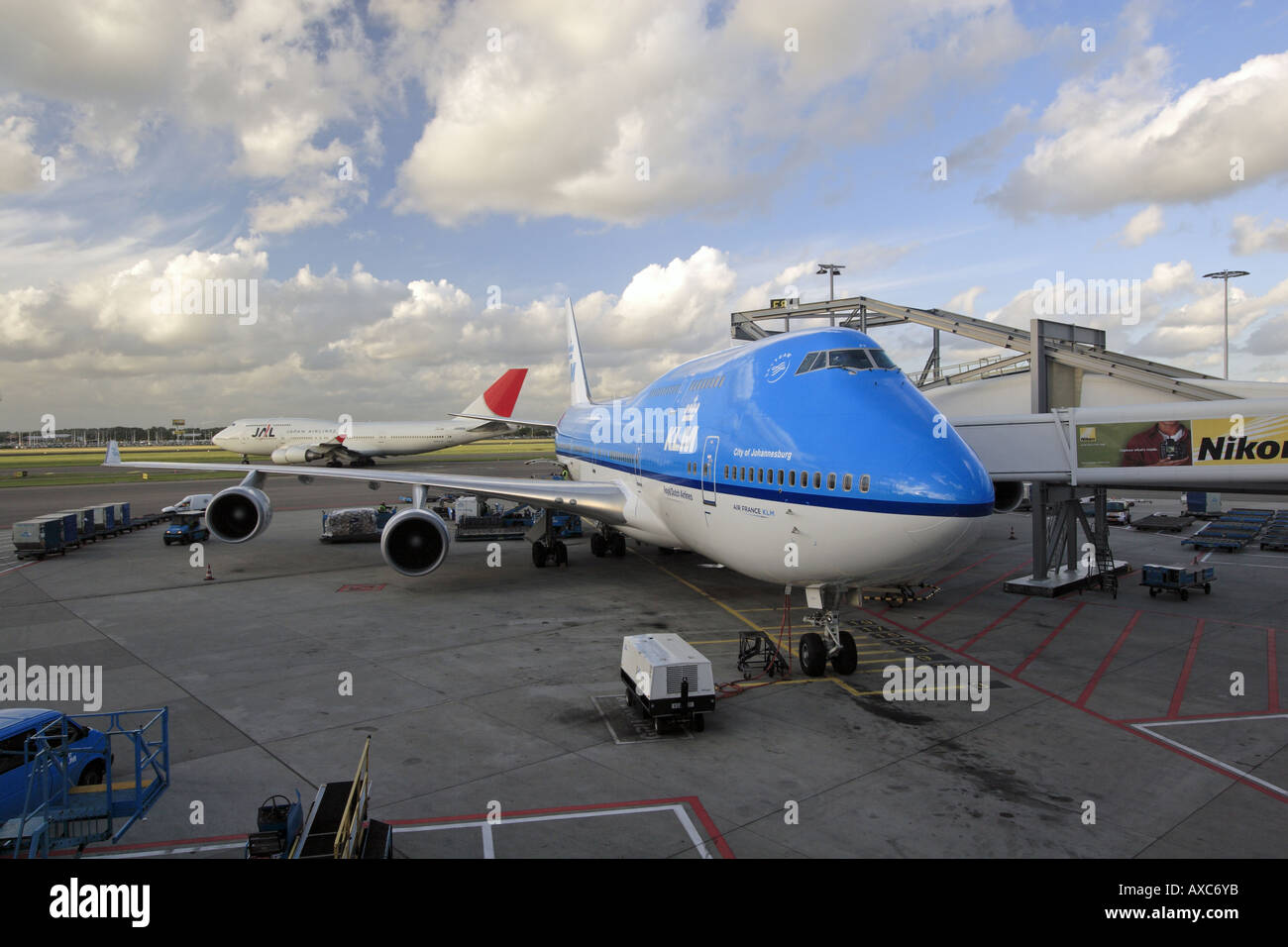 Klm asia hi-res stock photography and images - Alamy