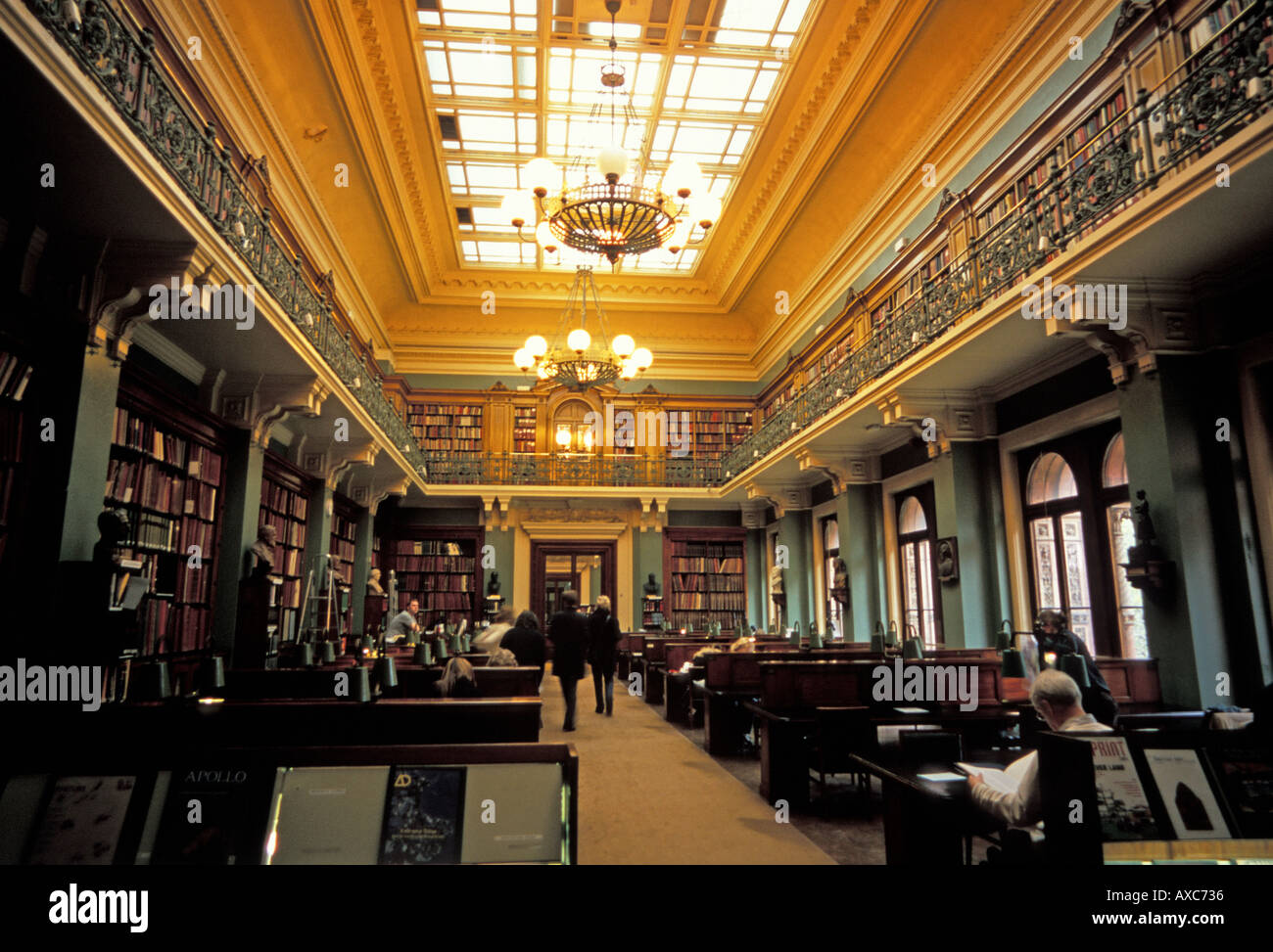 Victoria and Albert Museum London England the library Stock Photo - Alamy