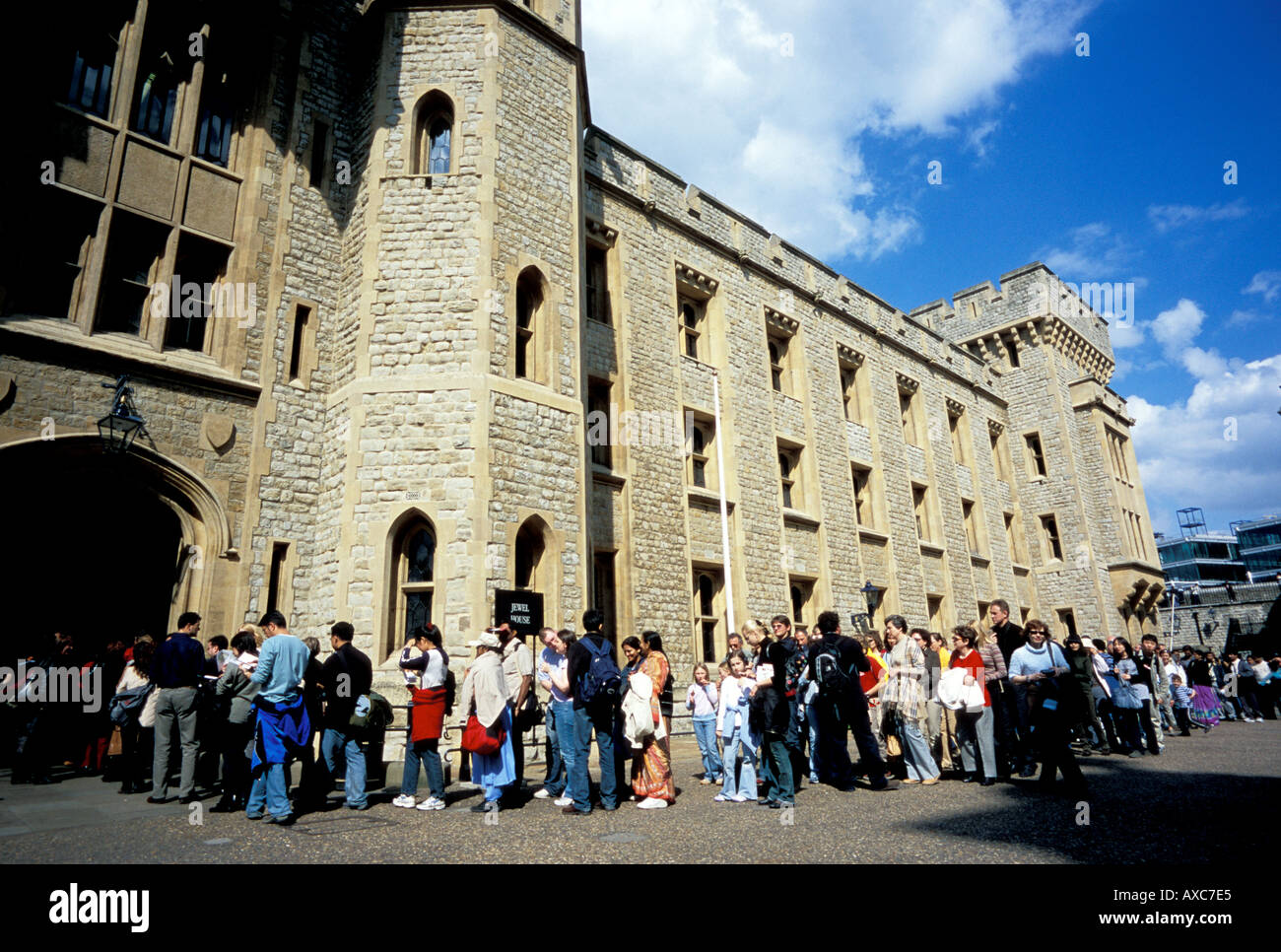 Crowd and line up queue at the Tower of London to see the Crown Jewels ...