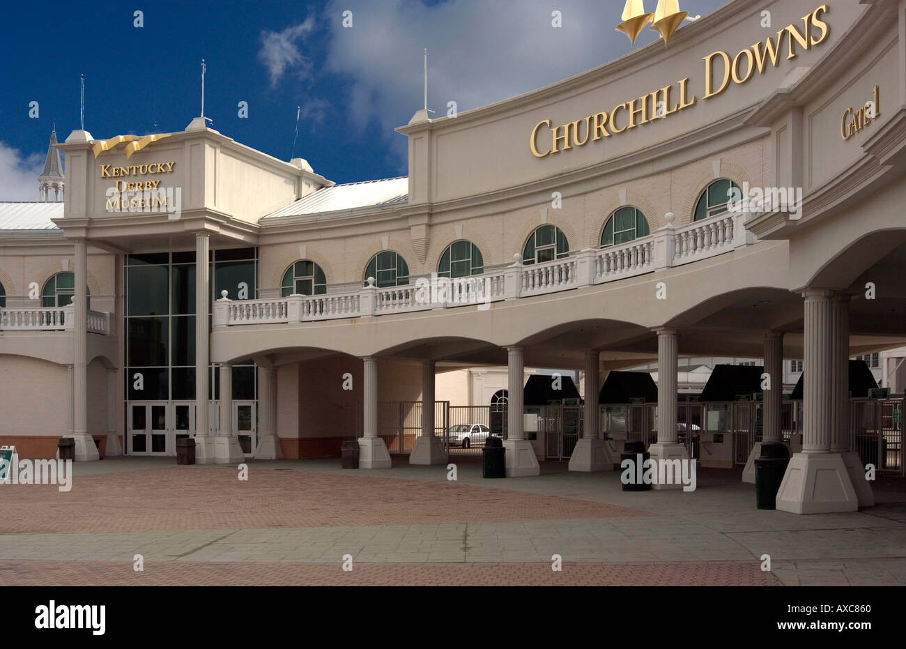 Churchill downs racetrack hi-res stock photography and images - Alamy