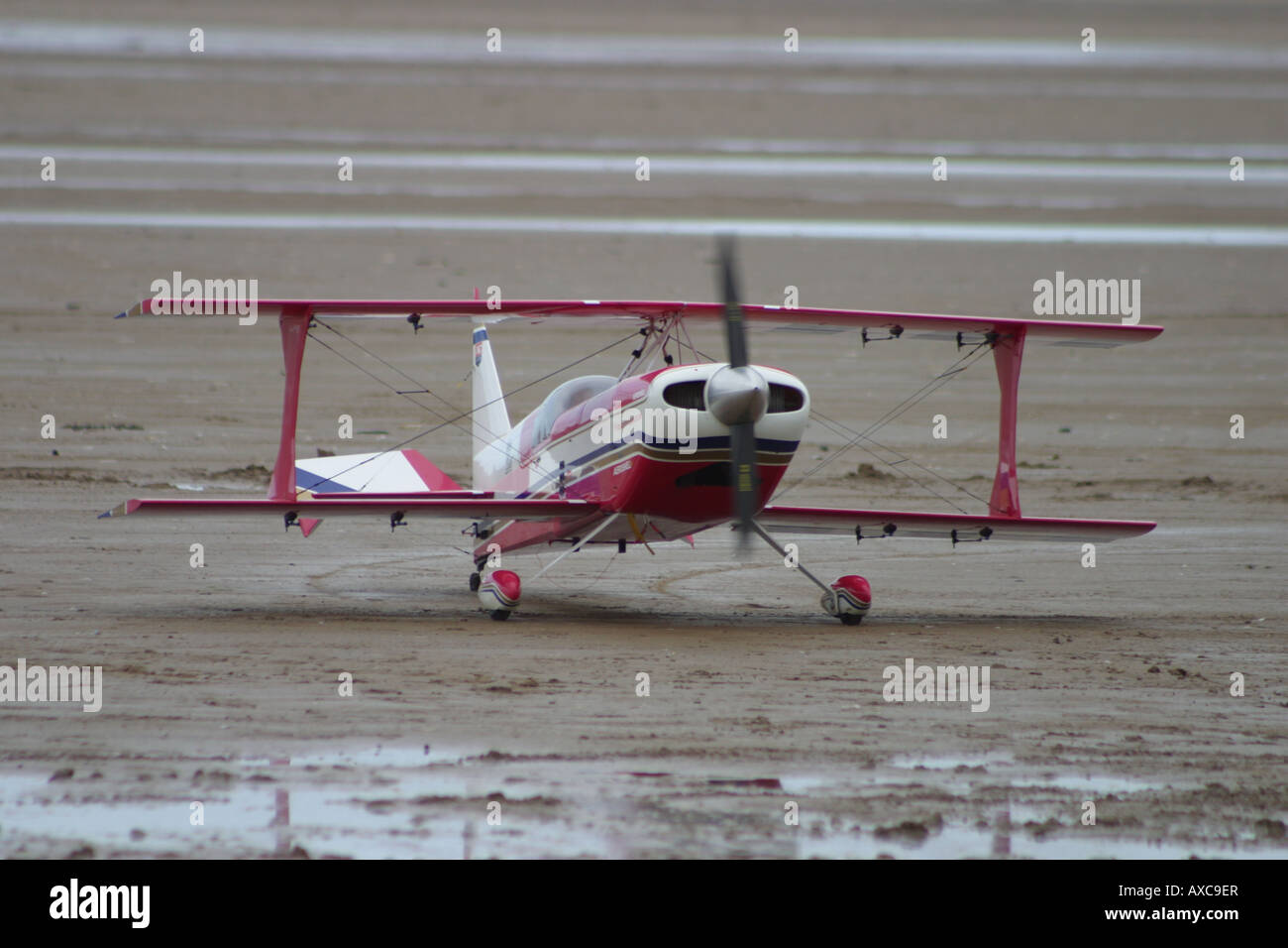 Airplane slipstream hi-res stock photography and images - Alamy