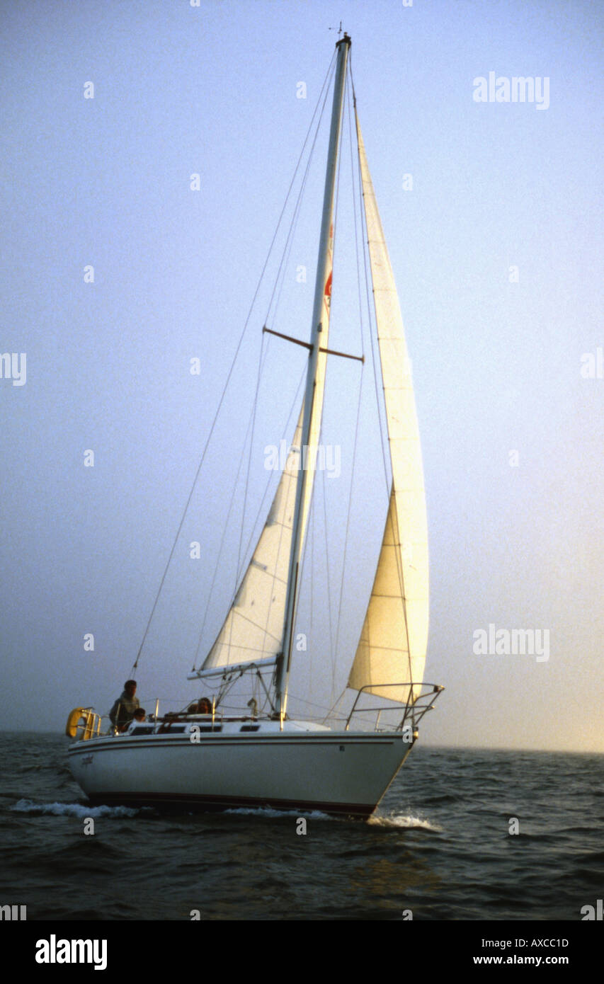 Sailboat close pacific ocean hi-res stock photography and images - Alamy