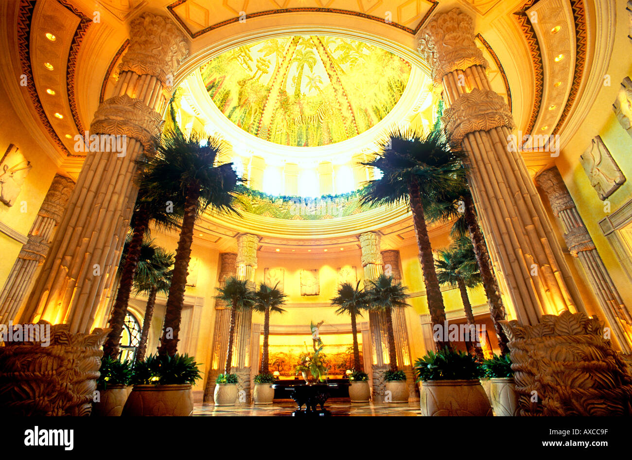 sun city palace hotel foyer reception south africa Stock Photo - Alamy