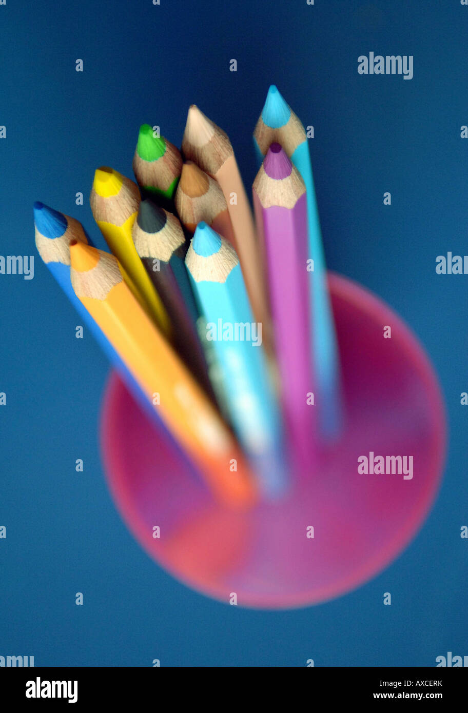 Vertical crayons hi-res stock photography and images - Alamy