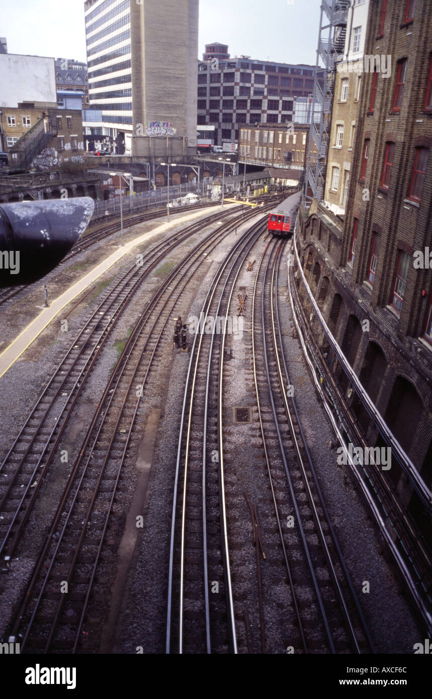 London underground tracks Circle and District line Stock Photo - Alamy