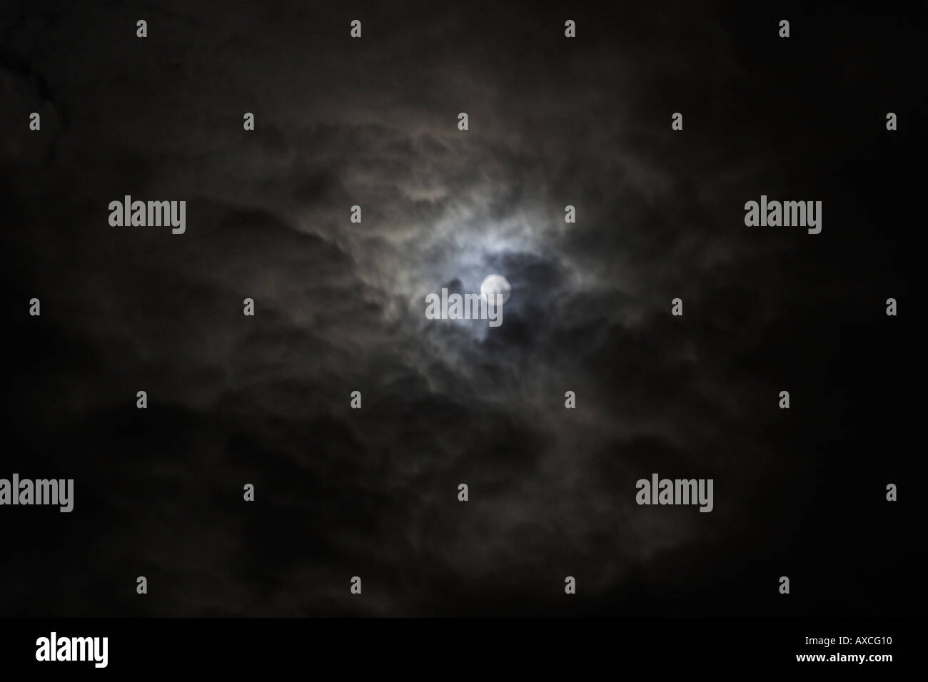Full moon behind clouds night hi-res stock photography and images - Alamy