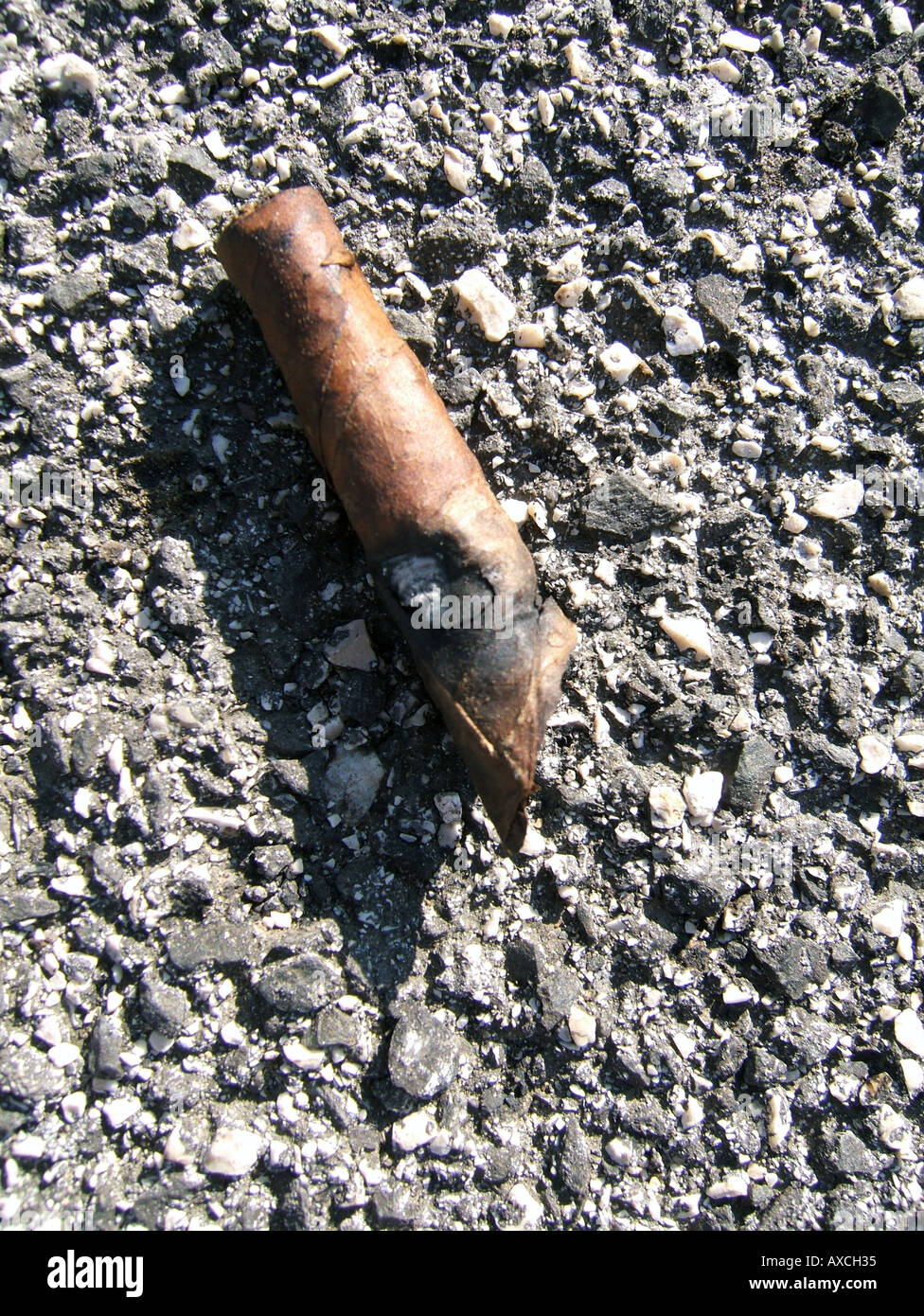 Cigar stubs hi-res stock photography and images - Alamy