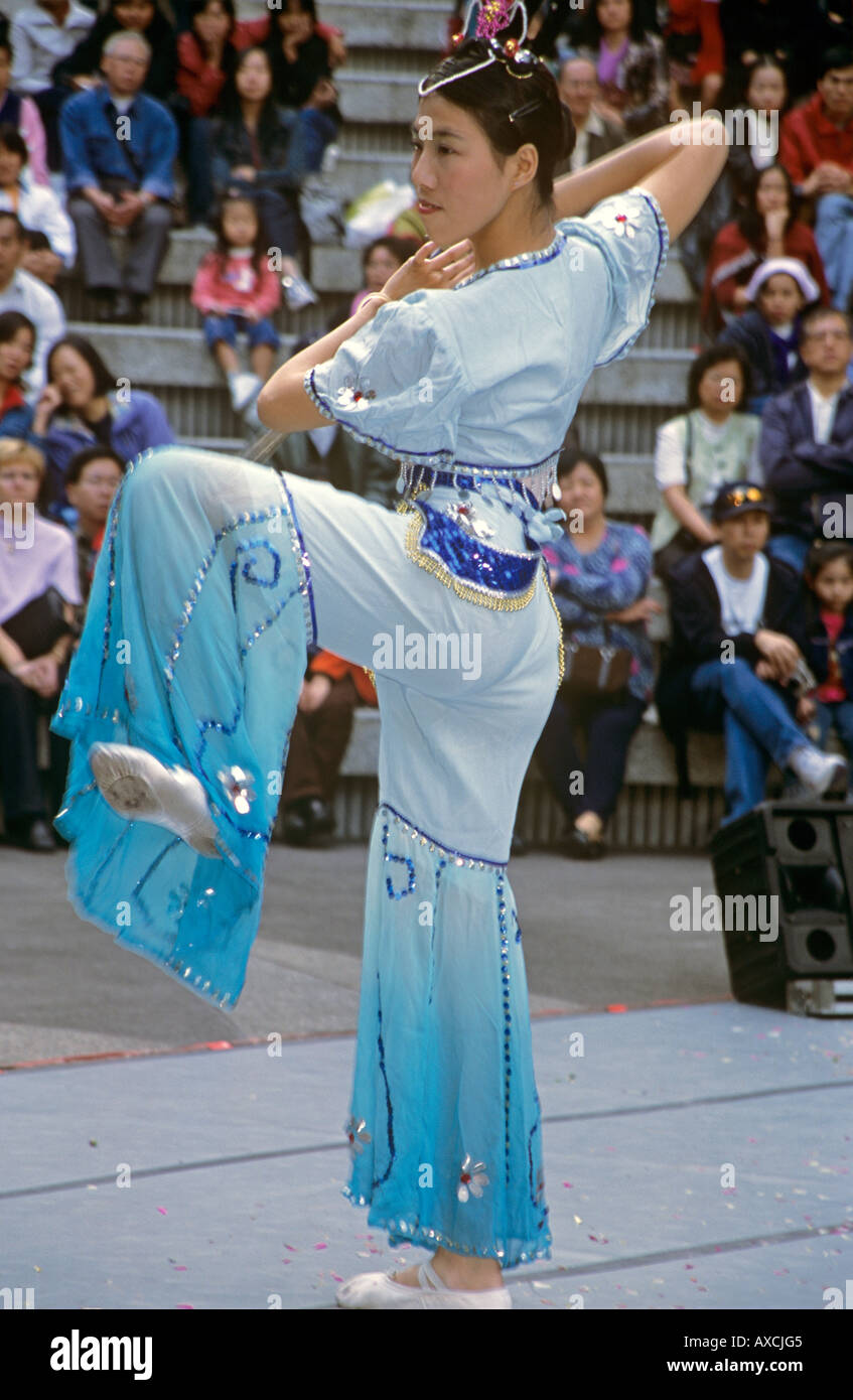 Chinese dancer cultural show Hong Kong Stock Photo - Alamy
